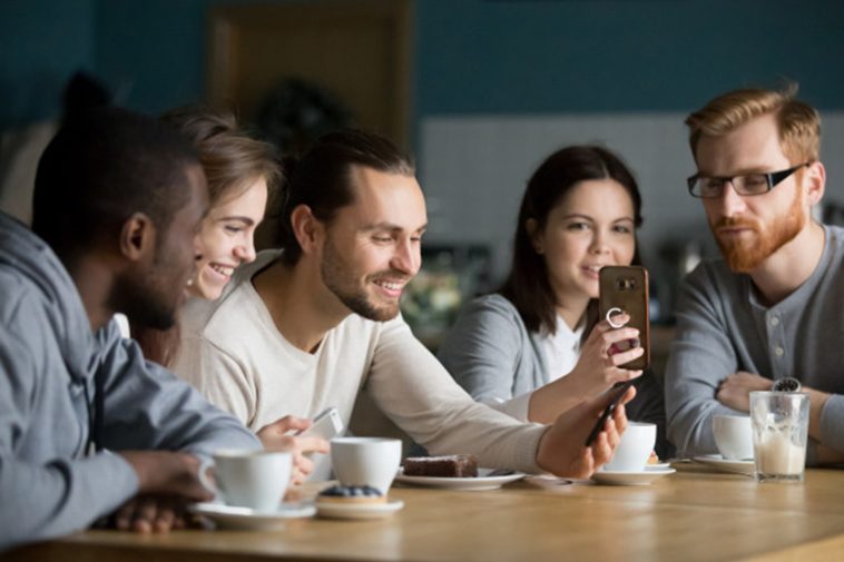 55 temas de conversación para entretener a tus amigos - Métodos Para Ligar