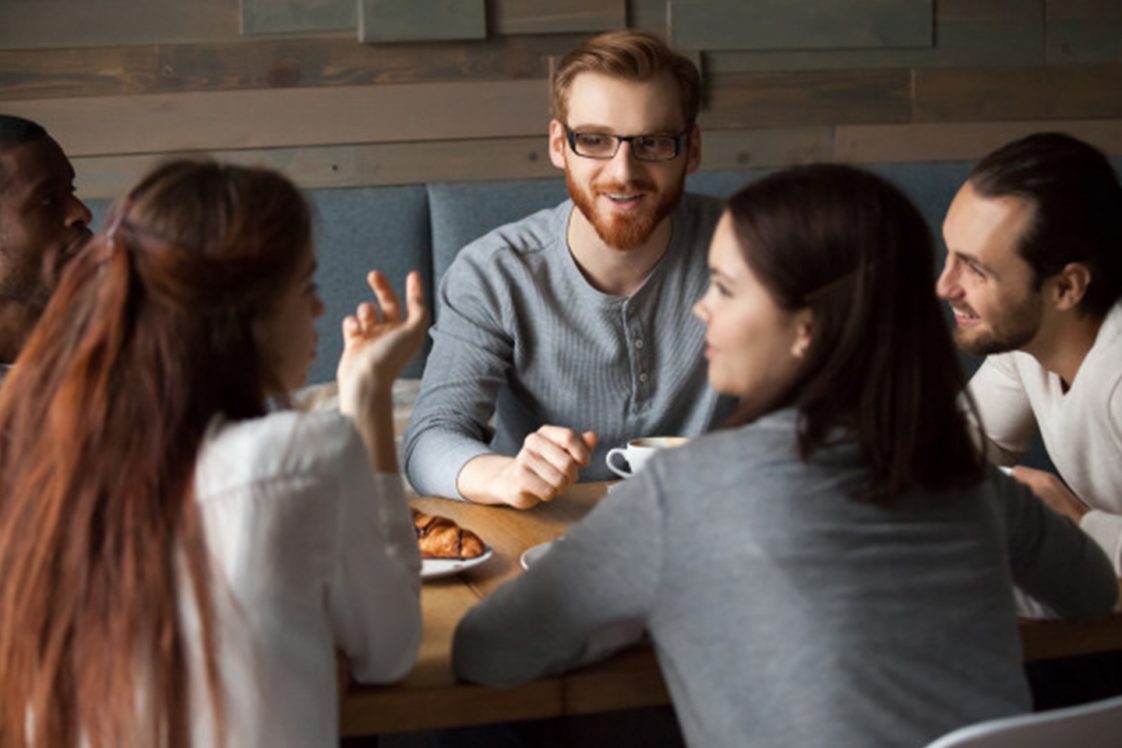 55 temas de conversación para entretener a tus amigos - Métodos Para Ligar