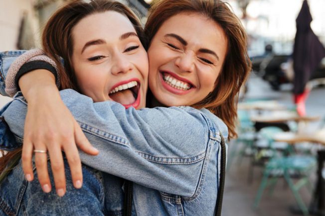 17 tipos de abrazos y lo que en realidad significan cada uno - Métodos ...